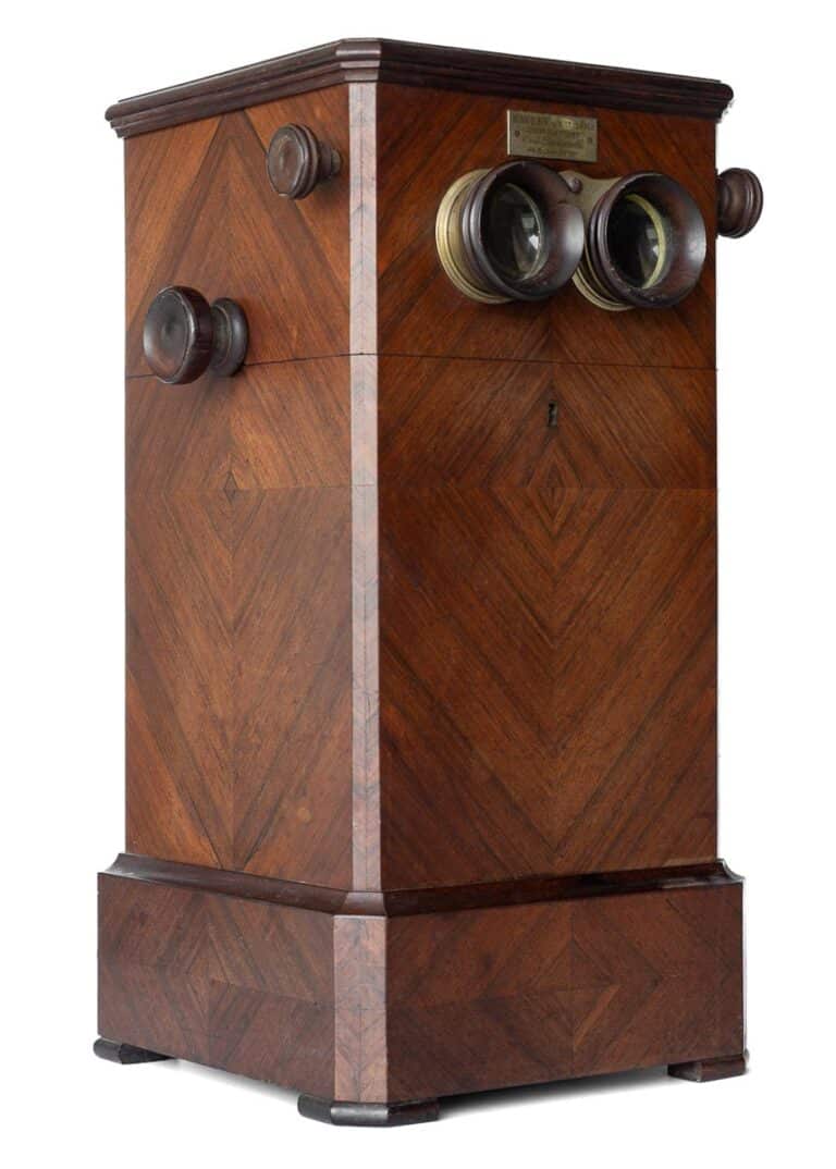 Stereoscopy History - A collection of stereoscopes, cameras and stereoviews