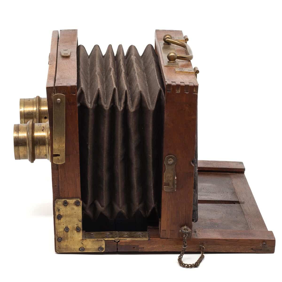 Stereoscopy History - A collection of stereoscopes, cameras and stereoviews